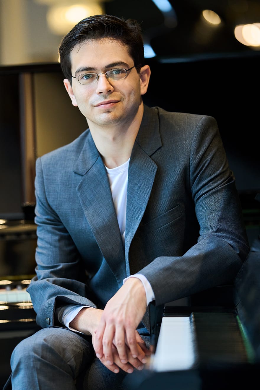 Bio - Ariel Lanyi, Pianist